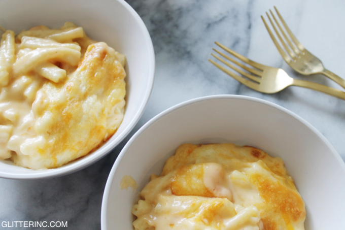 Baked Macaroni and Cheese in a Bechamel Sauce {Recipe} - Glitter, Inc.