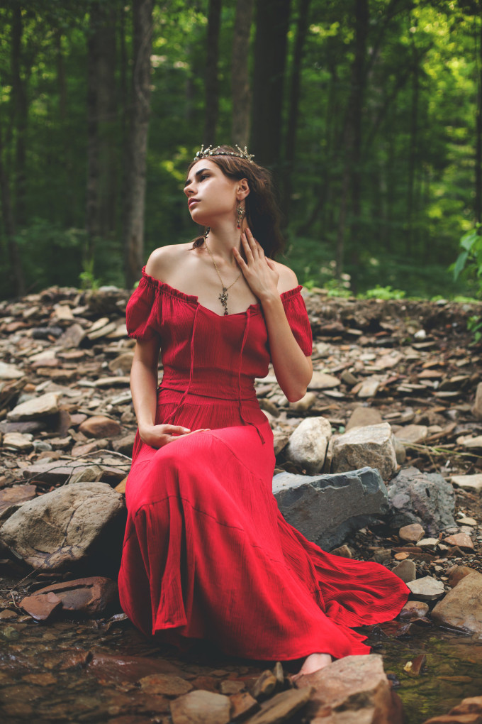 Reign-Inspired Styled Photo Shoot - Glitter, Inc.