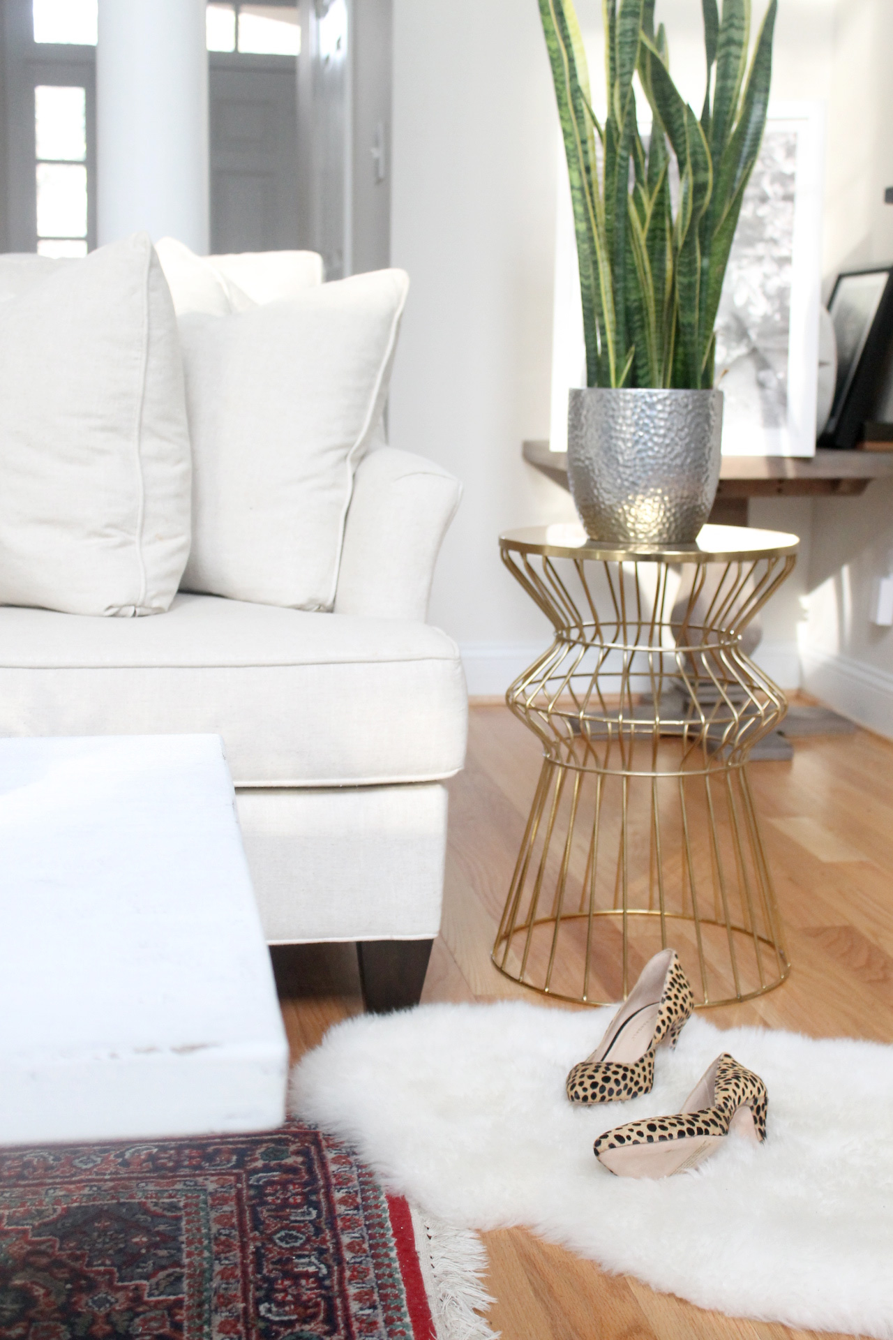 How To Distress A Shabby Chic Coffee Table the Easy Way Glitter Inc How To Distress A Shabby Chic Coffee Table the Easy Way Glitter Inc