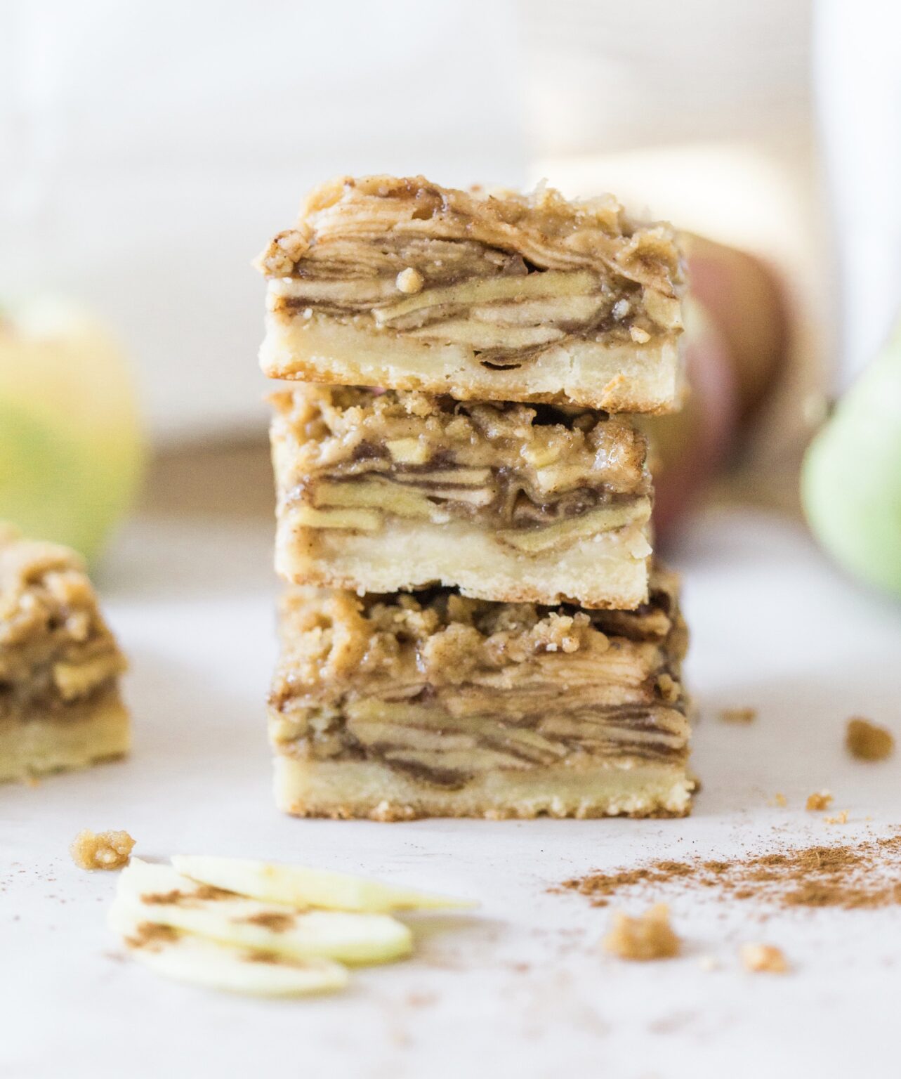 How to Make the Most Amazing Apple Crisp Shortbread Bars - Glitter, Inc.