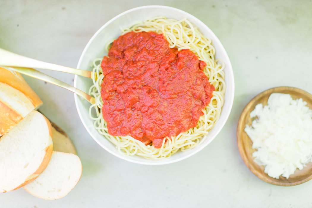 How to Throw a Spaghetti Dinner Party - Glitter, Inc.