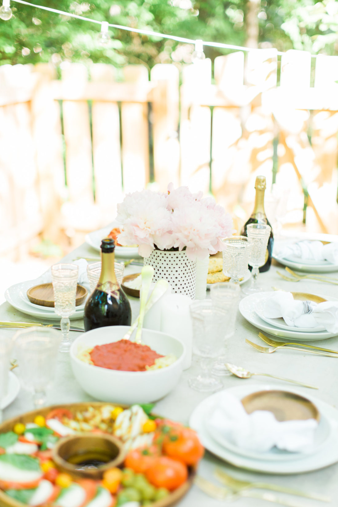 How to Throw a Spaghetti Dinner Party - Glitter, Inc.