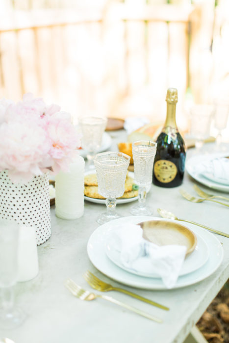How to Throw a Spaghetti Dinner Party - Glitter, Inc.