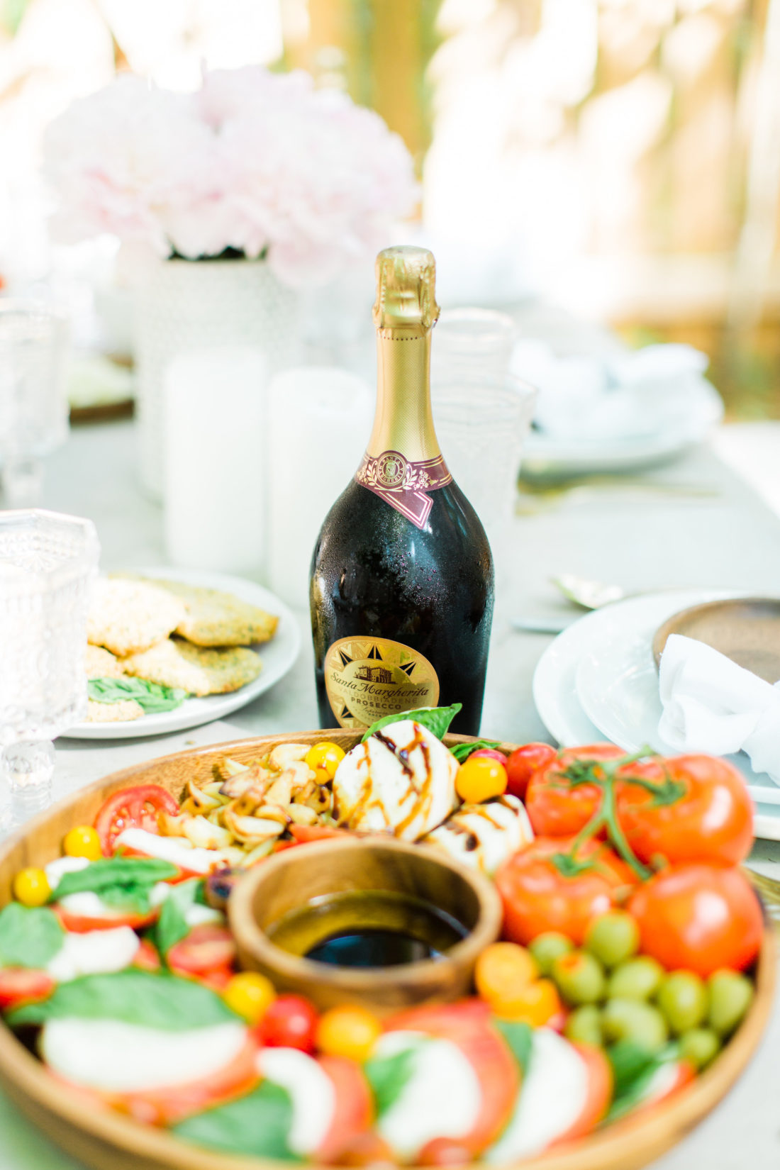 How to Throw a Spaghetti Dinner Party | Glitter, Inc.