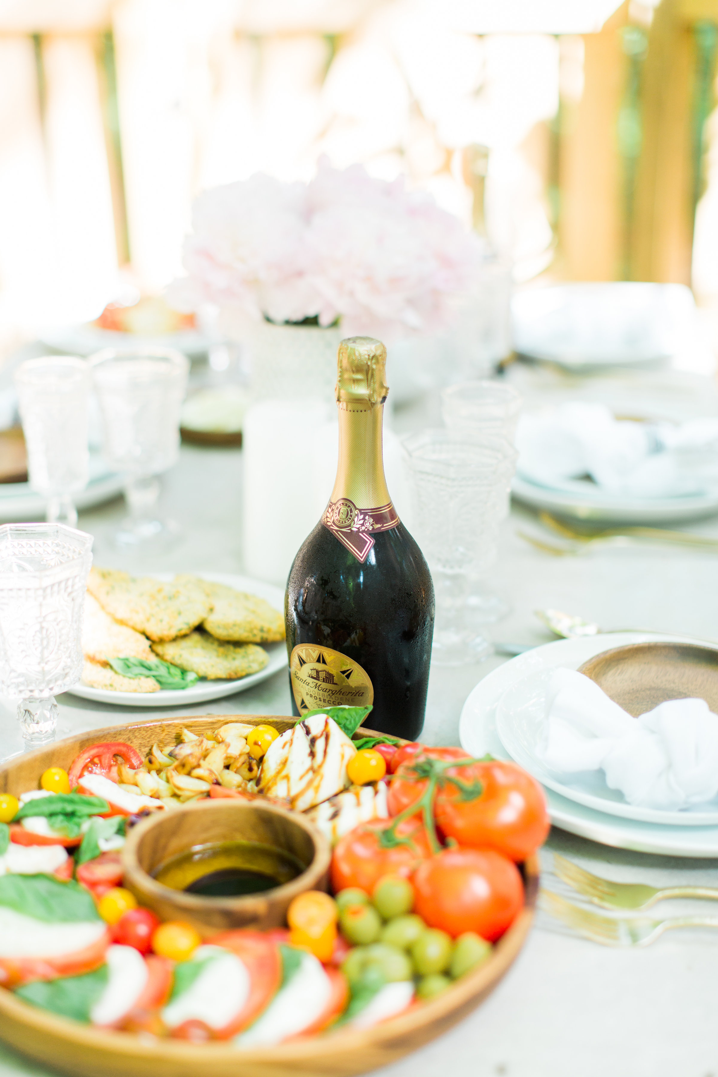 How to Throw a Spaghetti Dinner Party - Glitter, Inc.