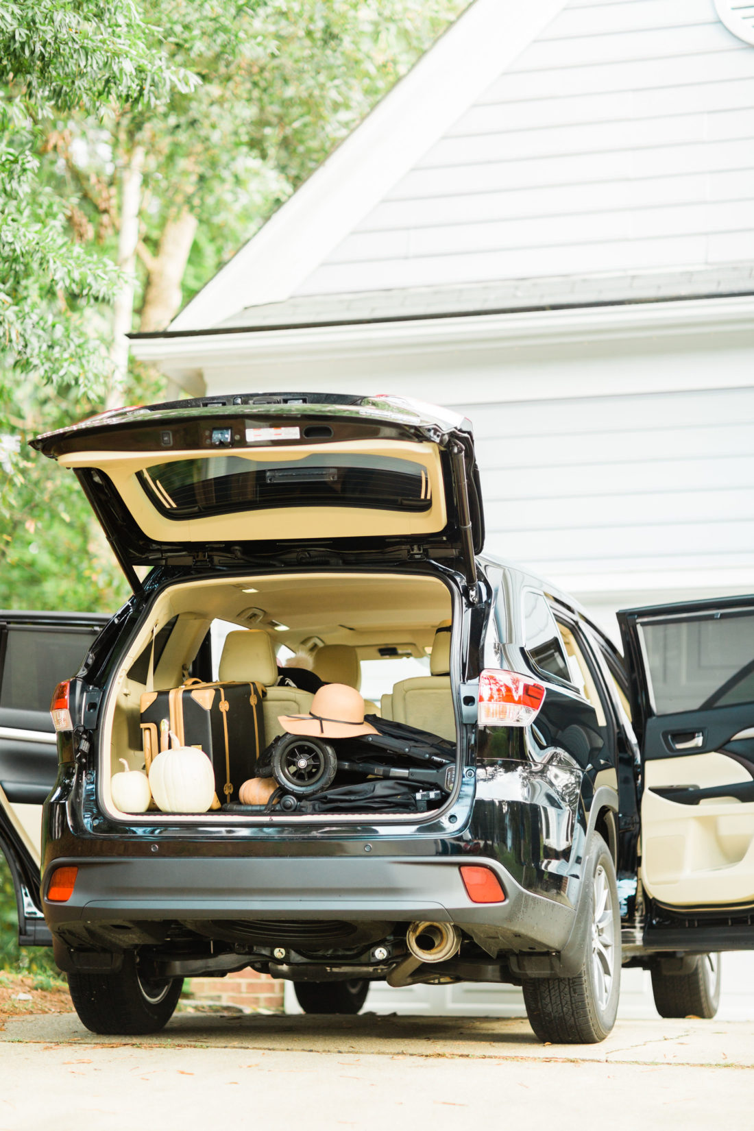 How We Chose the Perfect Family Car #LetsGoPlaces - Glitter, Inc.