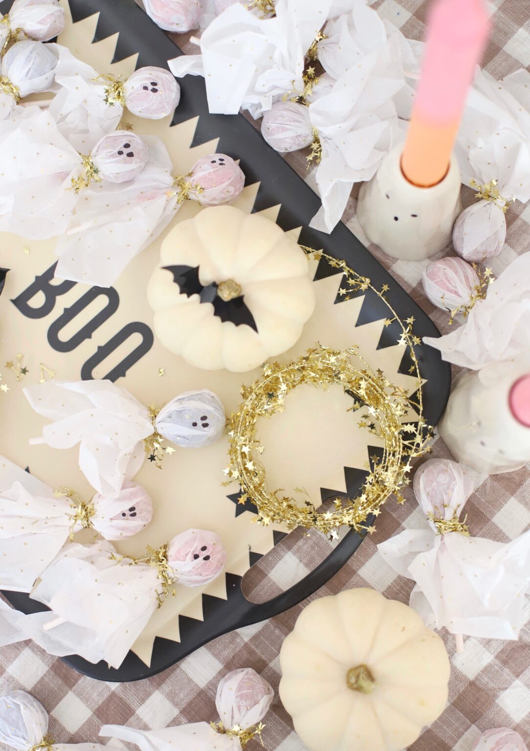DIY Tissue Paper Ghost Lollipops (With a Gold Sparkly Twist) - Glitter ...
