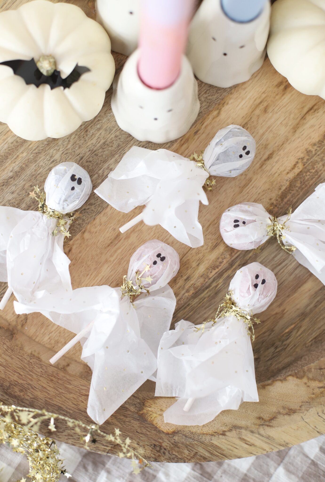 DIY Tissue Paper Ghost Lollipops (With a Gold Sparkly Twist) - Glitter ...