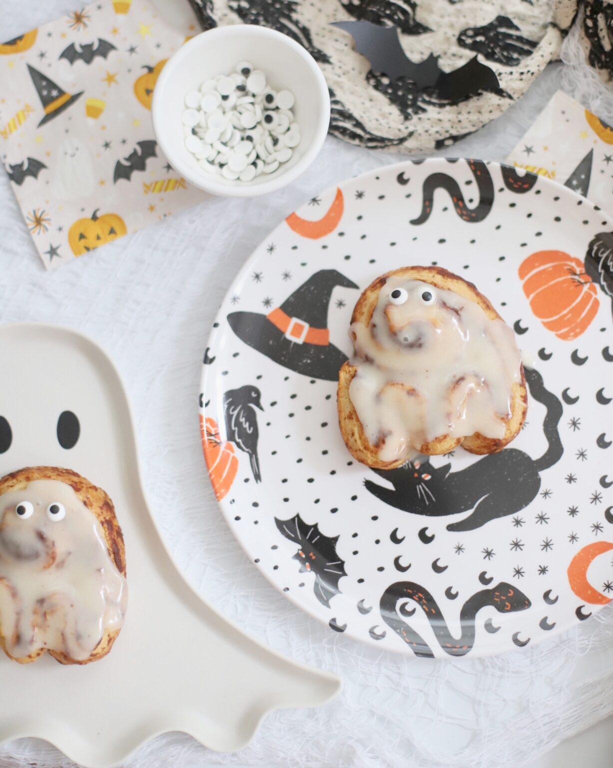 Cinnamon Roll Ghosts for Halloween - Glitter, Inc.